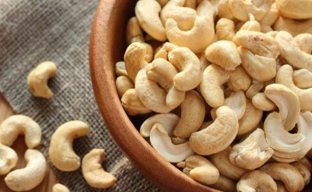 Castanha de Caju fruta: 35 benefícios, informação nutricional e ...