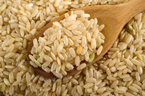 Arroz Integral: 40 benefícios, informação nutricional e malefícios | Dr ...