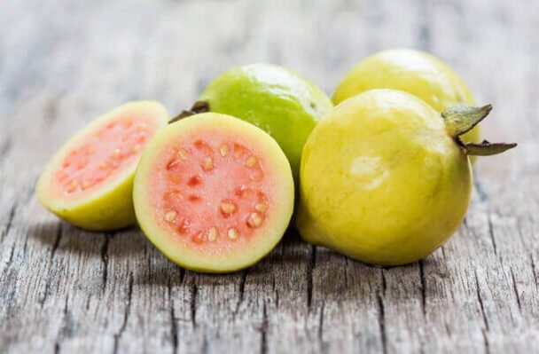 Goiaba fruta: 40 benefícios, informação nutricional e malefícios | Dr ...